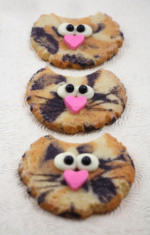 Project Denneler: Easy Calico Cat and Dalmatian Dog Cookies