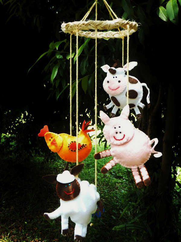 Sunshine & Dewdrops: Old Mac Donald themed Felt Mobile for Babies and ...