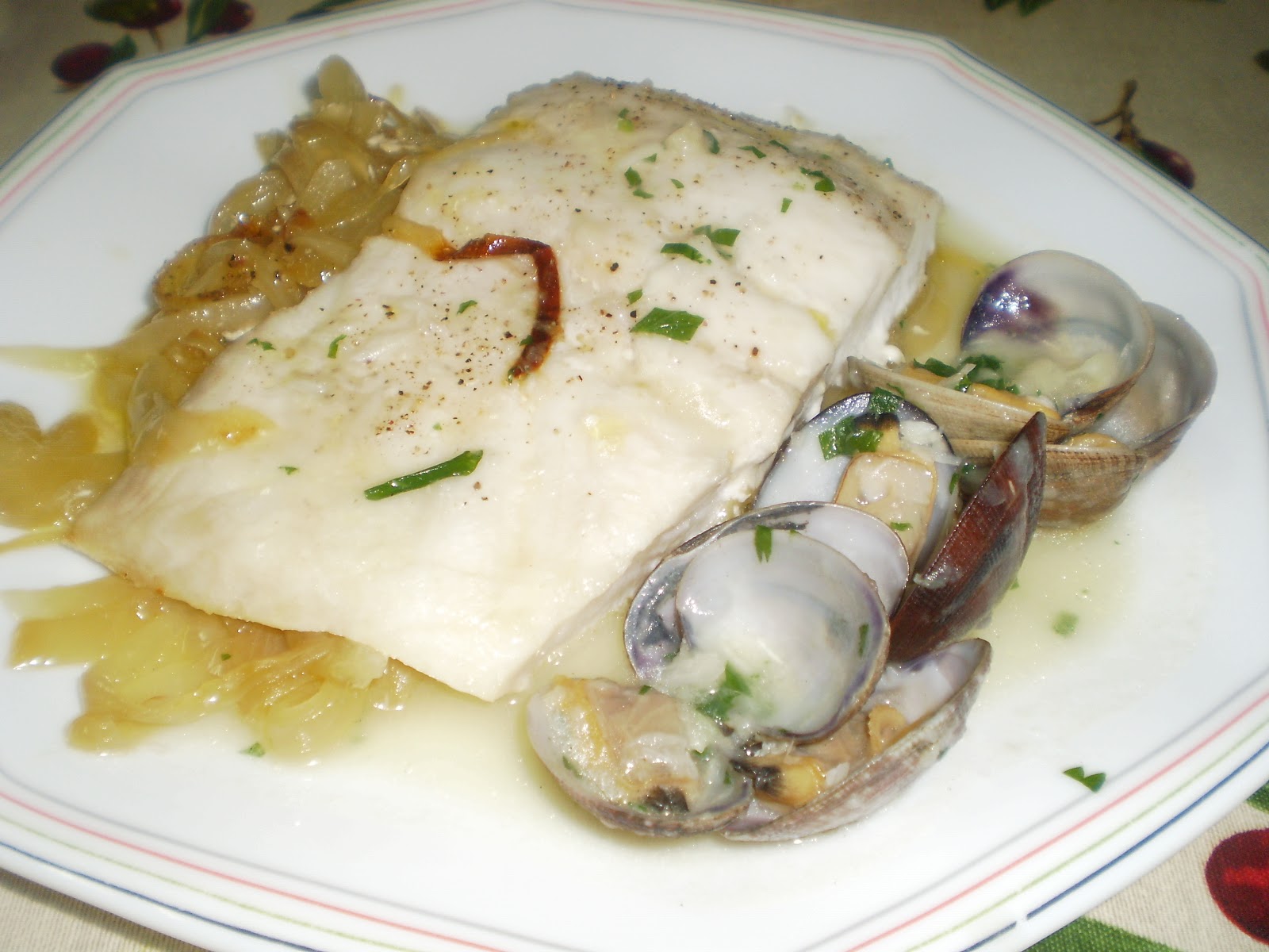 COCINA SIN TONTERIAS: Mero al horno con almejas