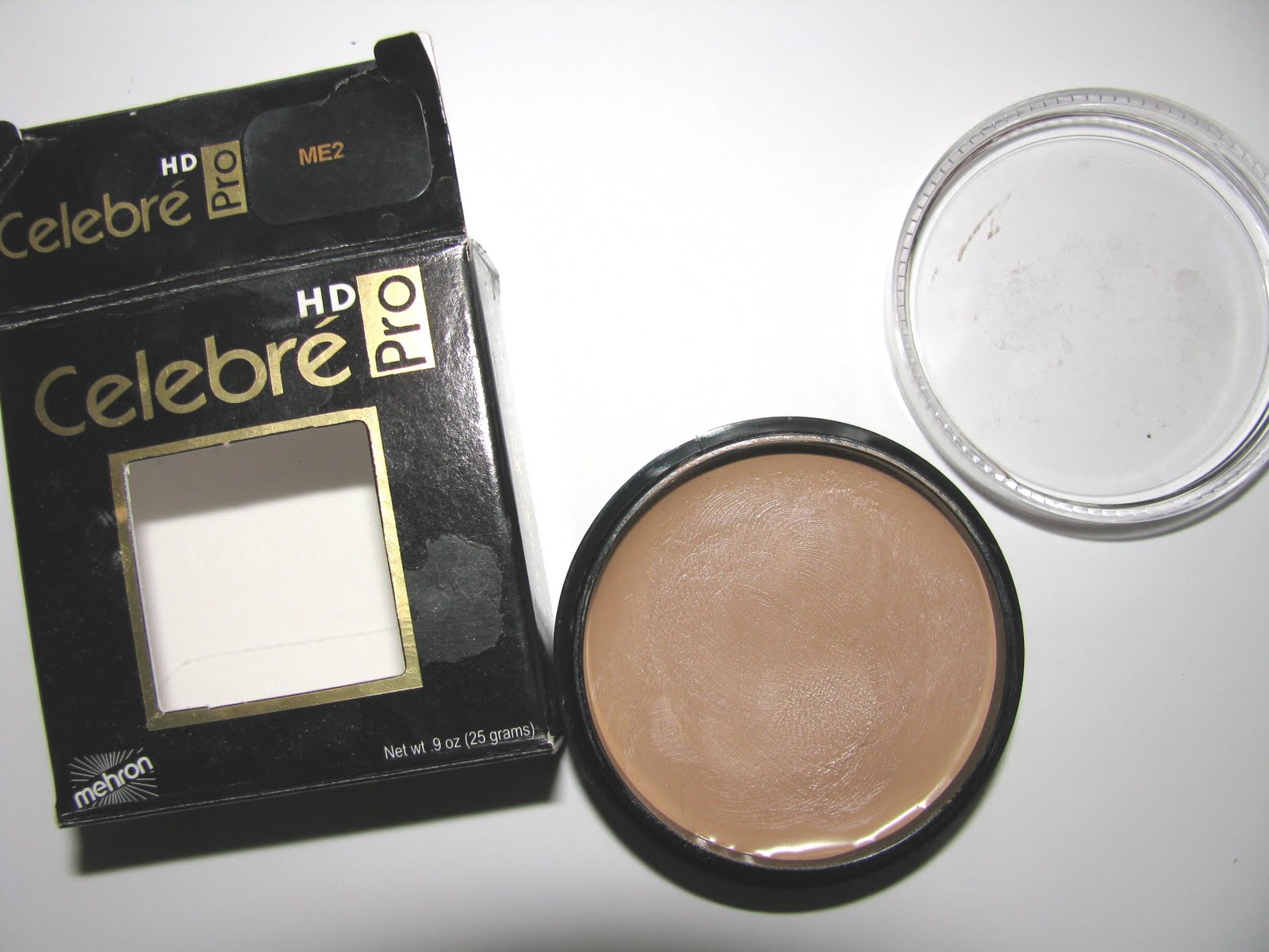 The Beauty Alchemist: Mehron Celebre Pro HD Foundation