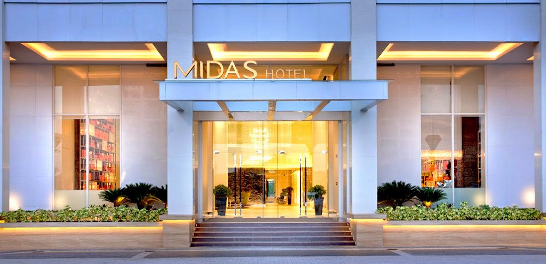 The Average Jane: Midas Hotel and the Casino -- the New Hotel in an Old ...