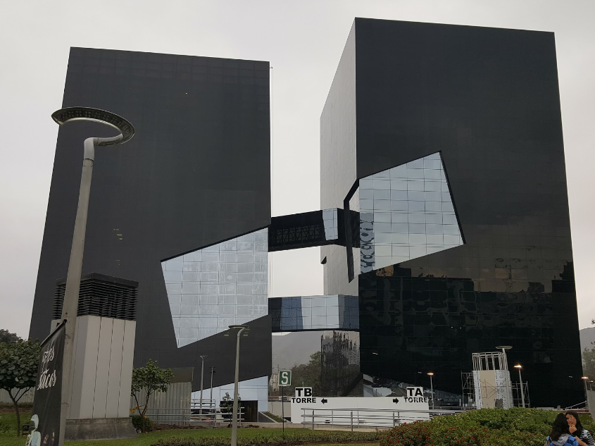 Edificios del Perú: Torres Cincuentenario de la Universidad de Lima