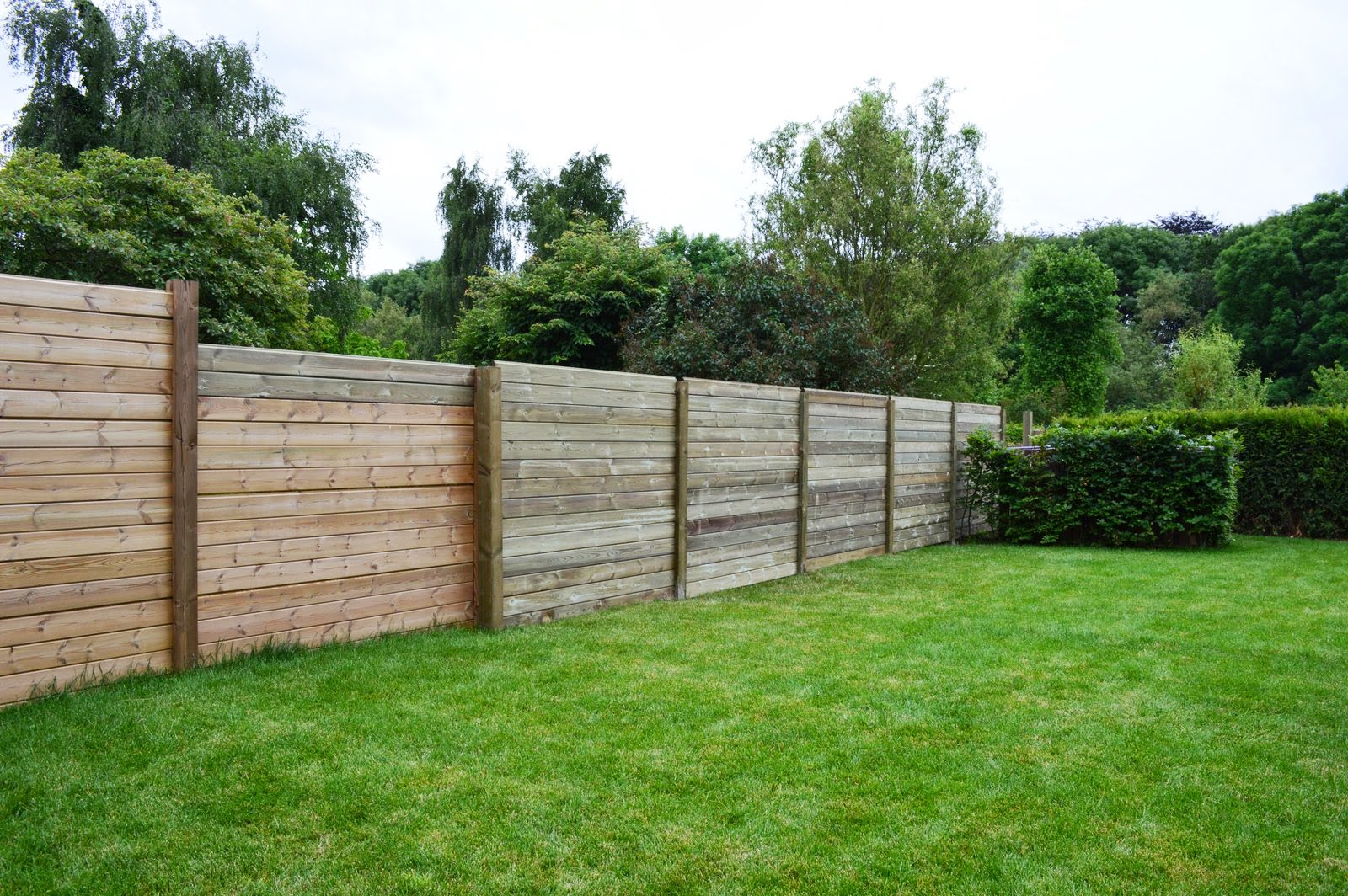 Ons Huisje: Houten tuinafscheiding: deel 3