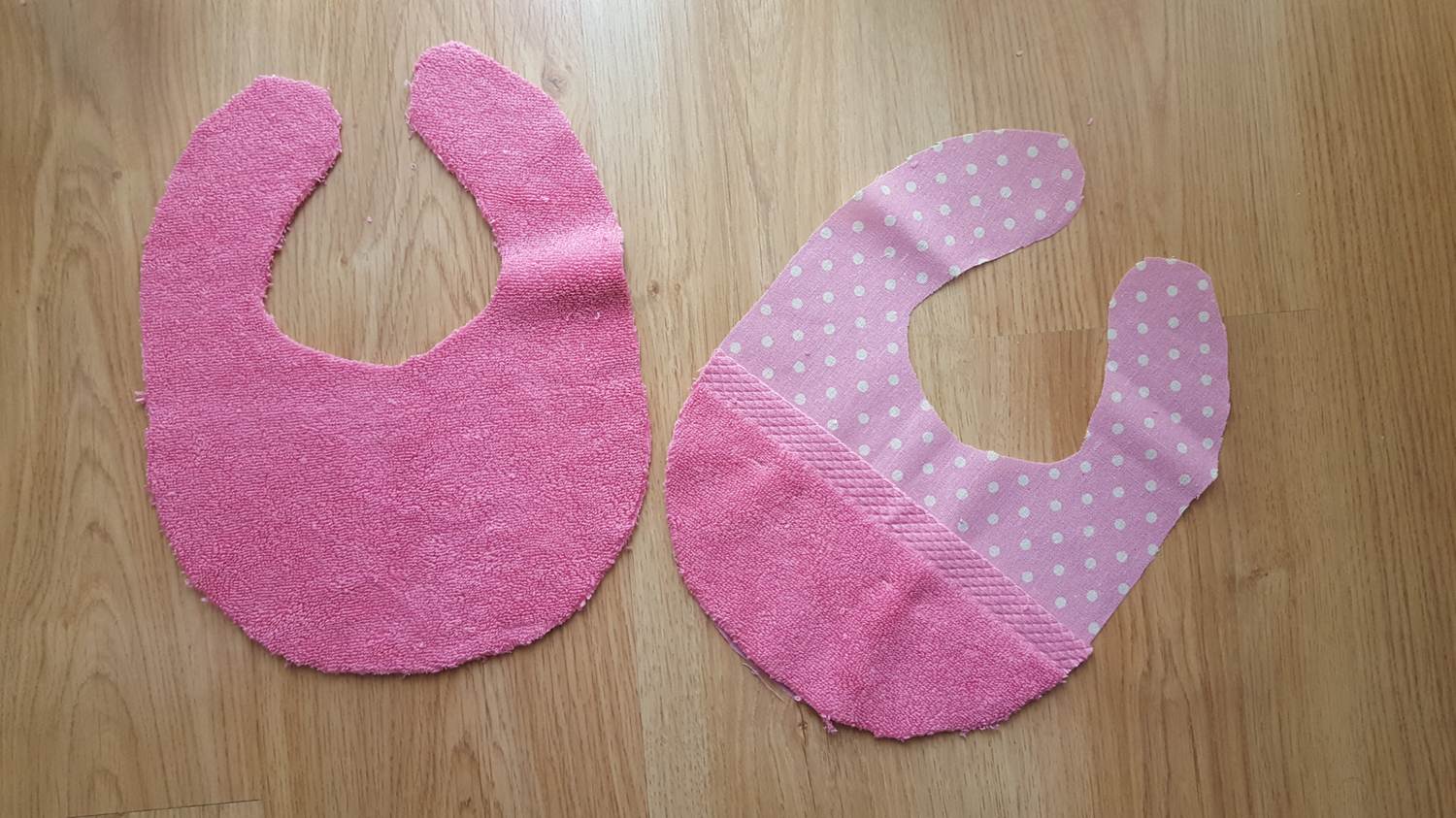 DIY Baby Bib with pocket - tutorial and pattern |Keeping it Real