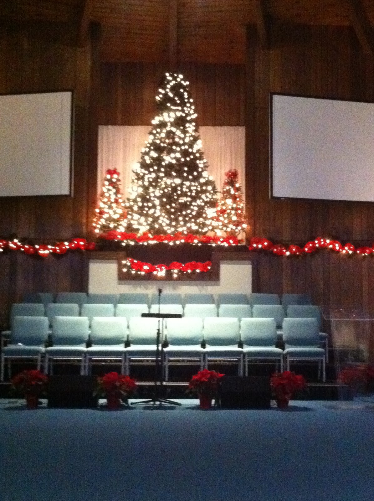 ~ I'M NOT MESSY... I'M JUST BUSY ~: Church Christmas Decorations 2012