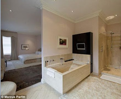 The Hollywood Road: Celebrity Homes: Inside Kate Moss' London Pad