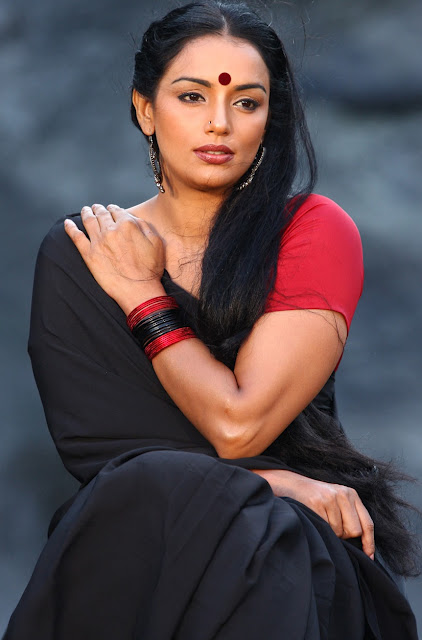 Swetha menon photo stills