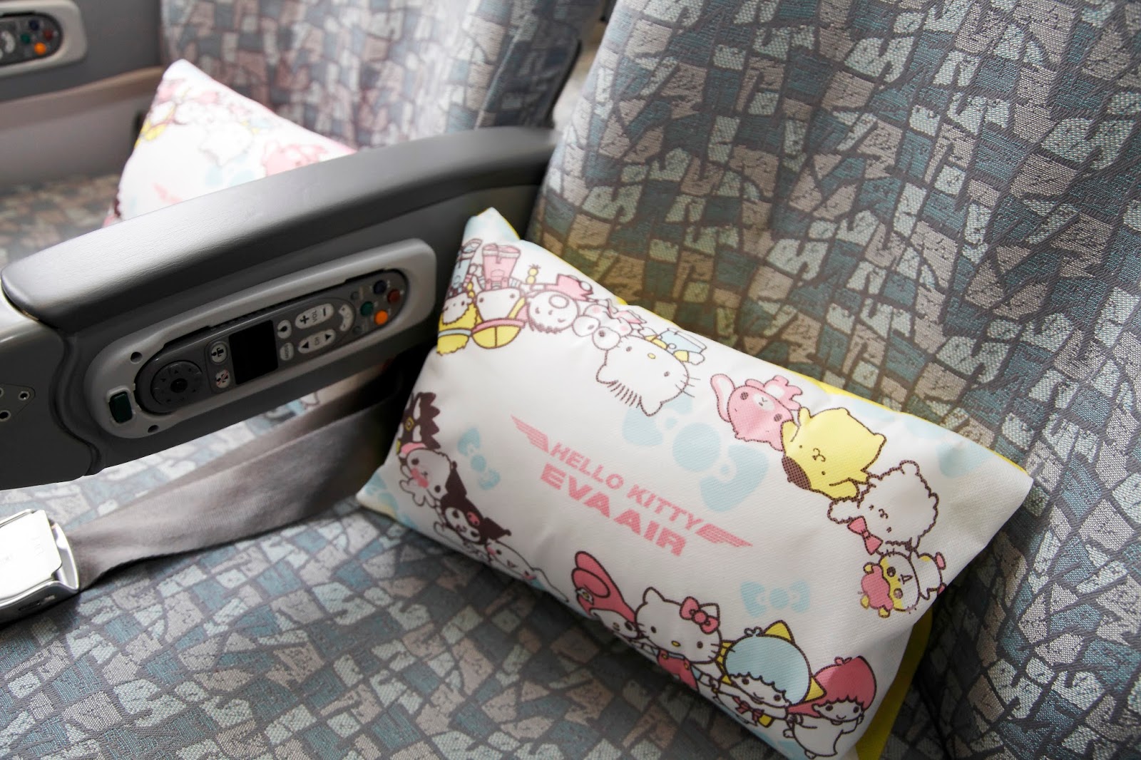 Jet Set Jen: Hello Kitty Takes Flight with EVA Air