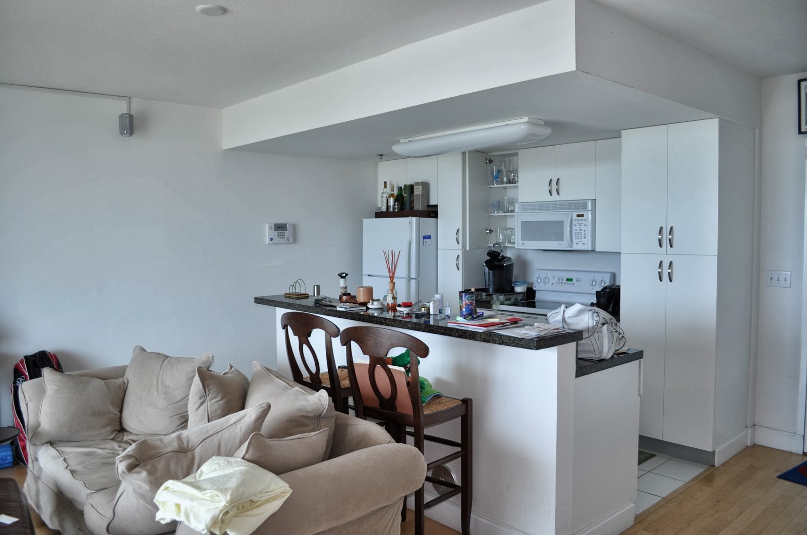 Live Laugh Decorate: Bachelor Pad - Part Two Kitchen