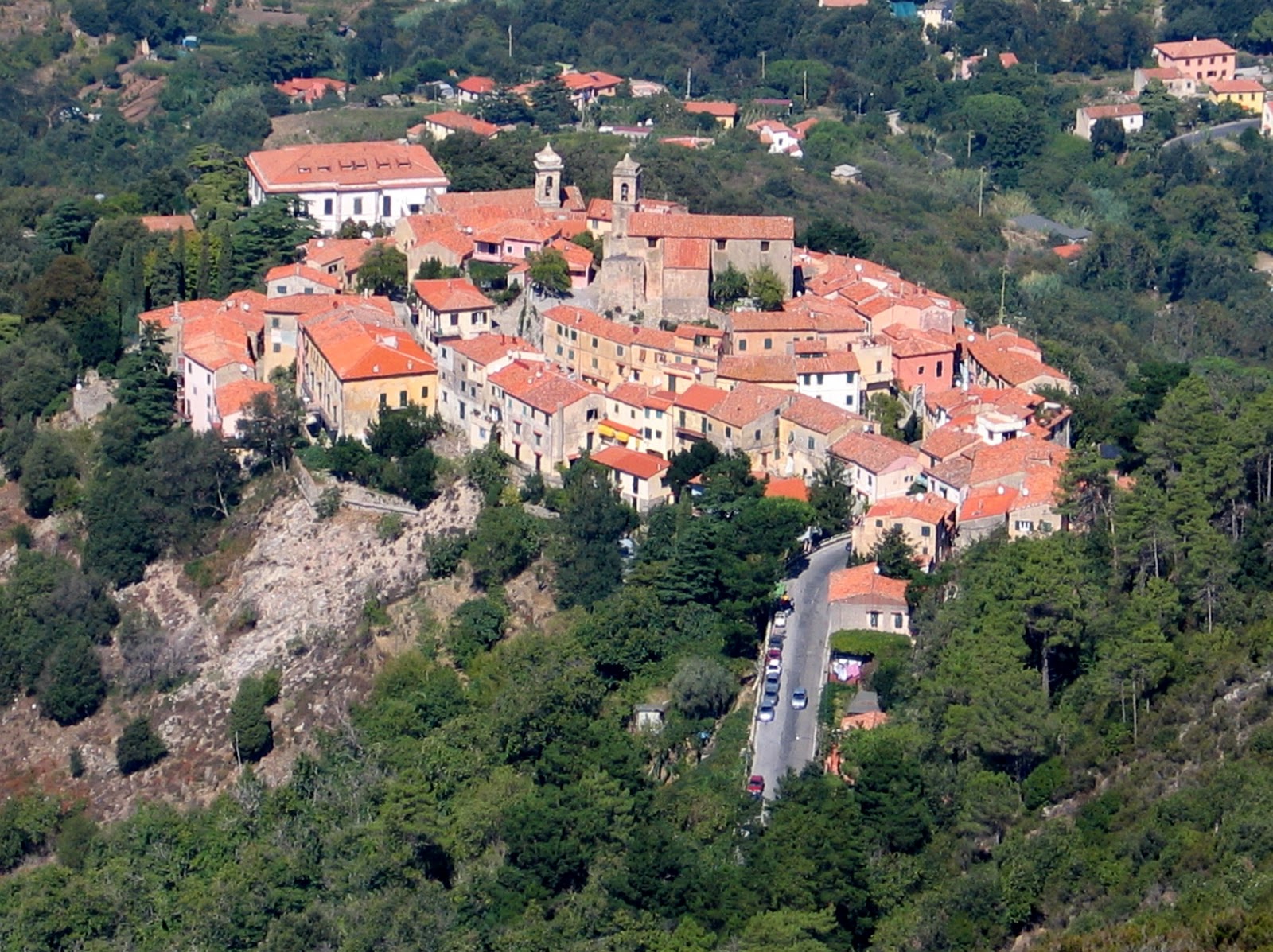 50 Hikes In and Around Tuscany