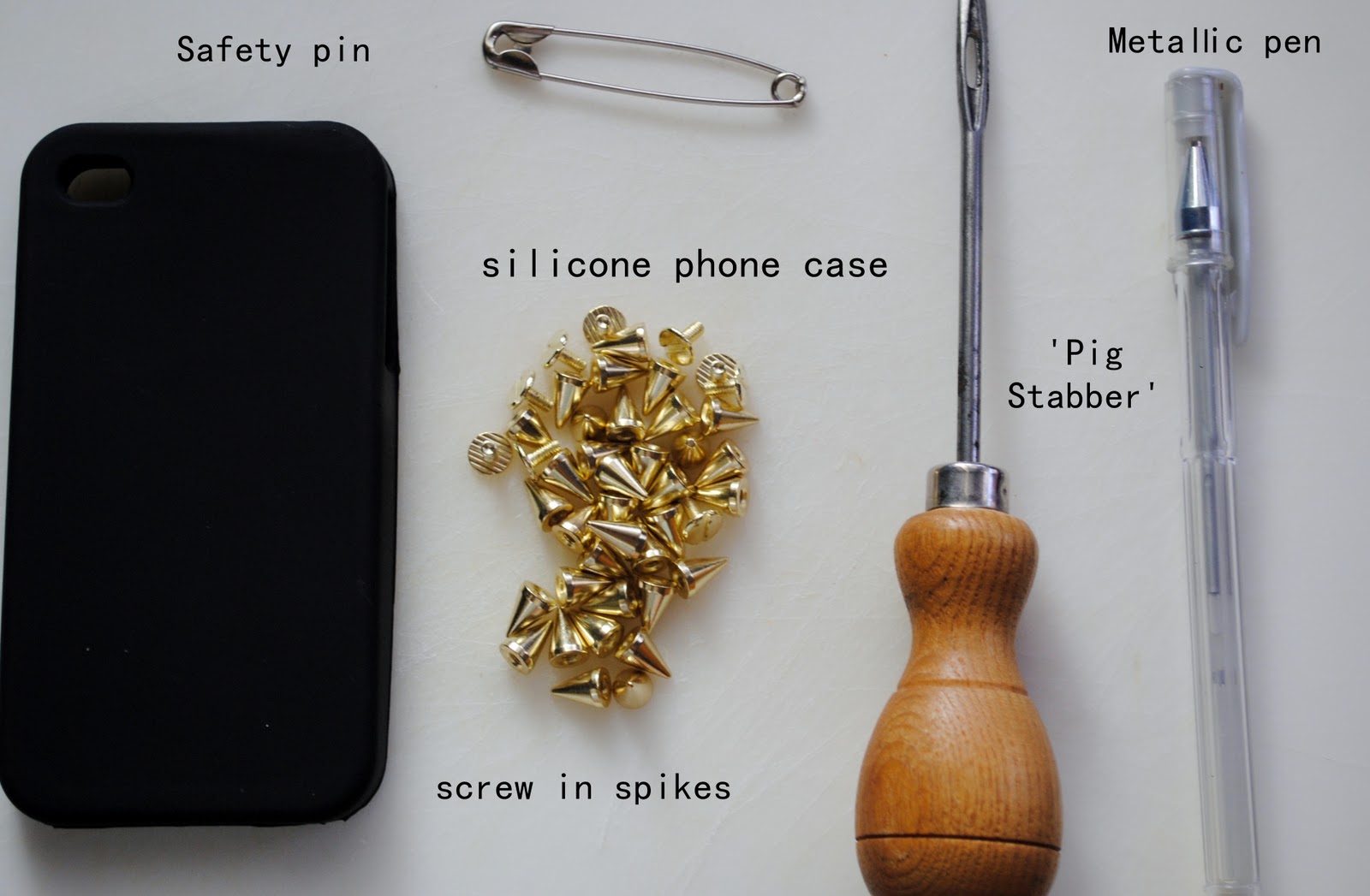 Scissors Shoes and Spoons: DIY: Spike phone case