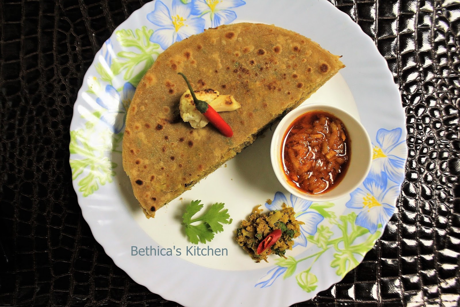 Bethica's Kitchen Flavours: Gobi Ke Parathe (Stuffed Cauliflower ...