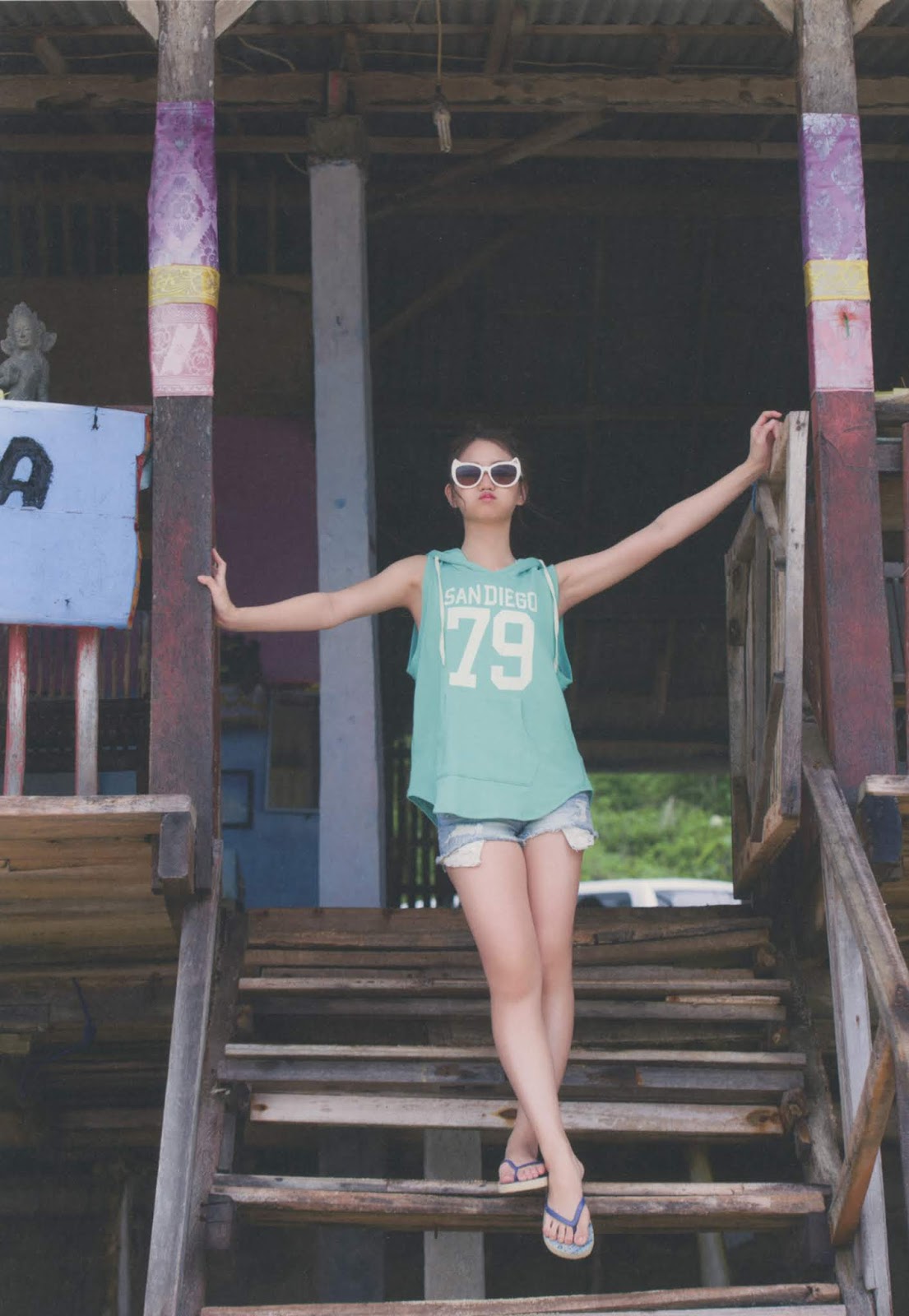 NAGAO MARIYA 1ST PHOTOBOOK - 「UTSUKUSHII SAIBO」