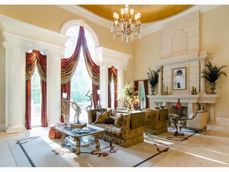 Eileen's Home Design: A Look at Some Grand Living Rooms