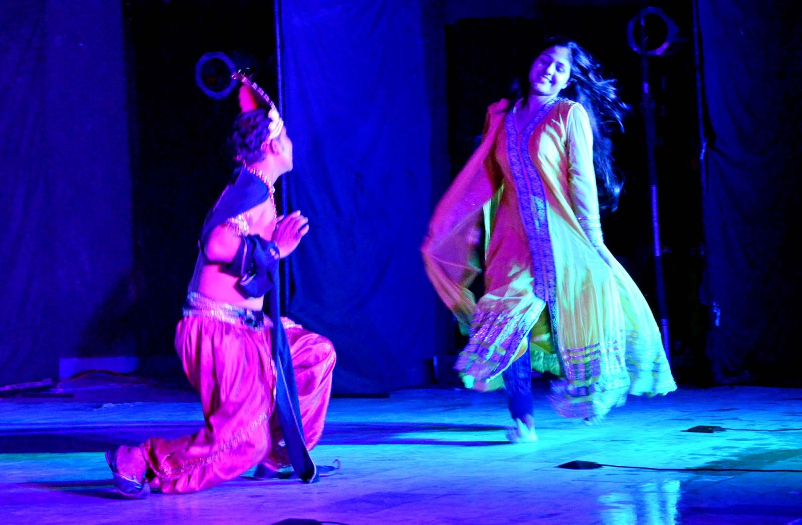 PATRKAR KI KALAM: अंधेर नगरी चौपट राजा नाटक ने मोहा दर्शकों का मन