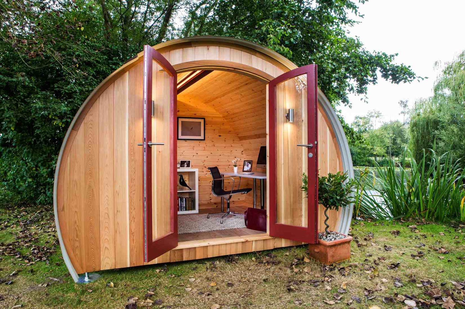 Shedworking: Nissen hut garden offices