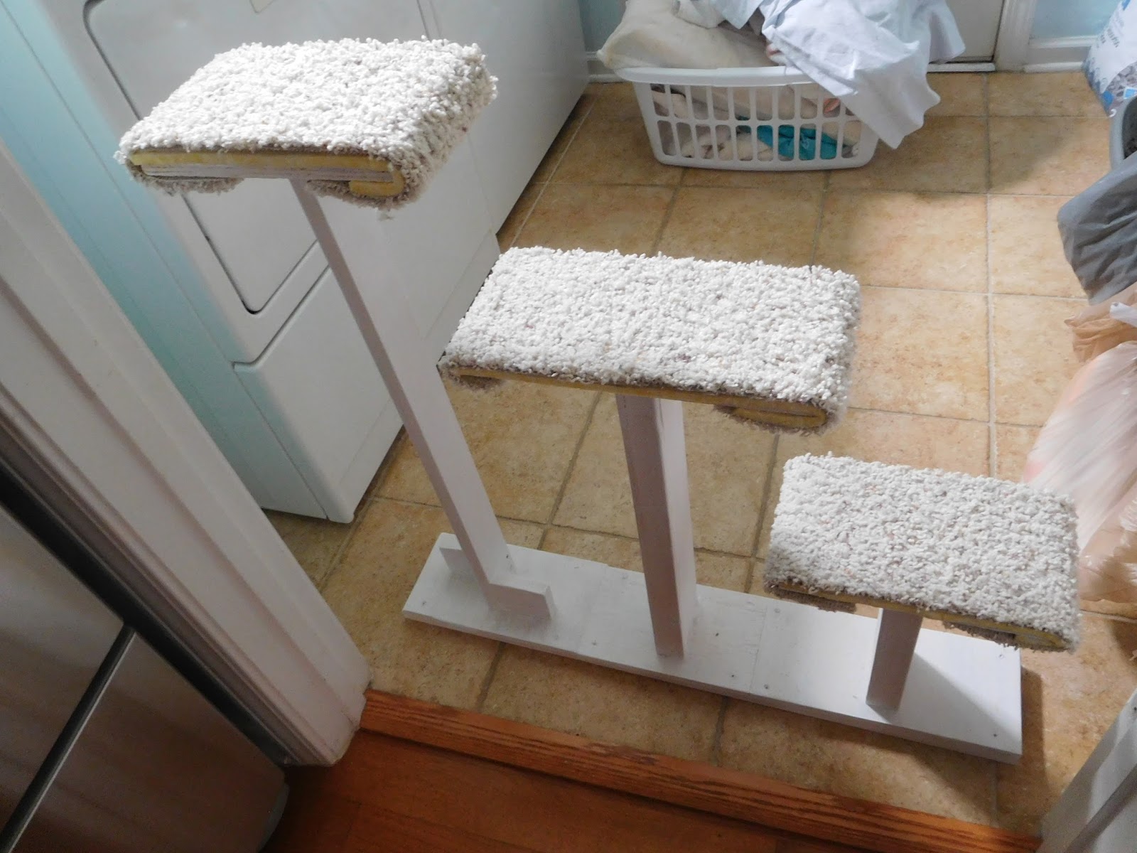 Food and Fiber Floozie: kitty steps, kitty tree, 3rd patriotic finished ...