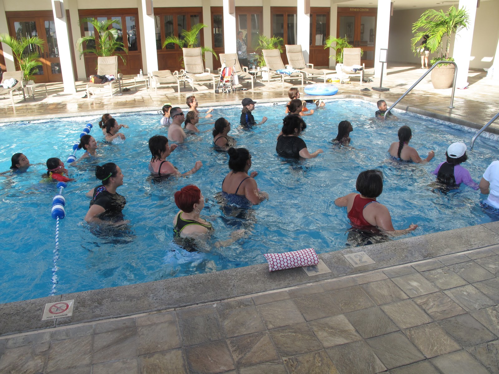Foodie Fuji: AQUA ZUMBA AT WAIKIKI BEACH MARRIOTT