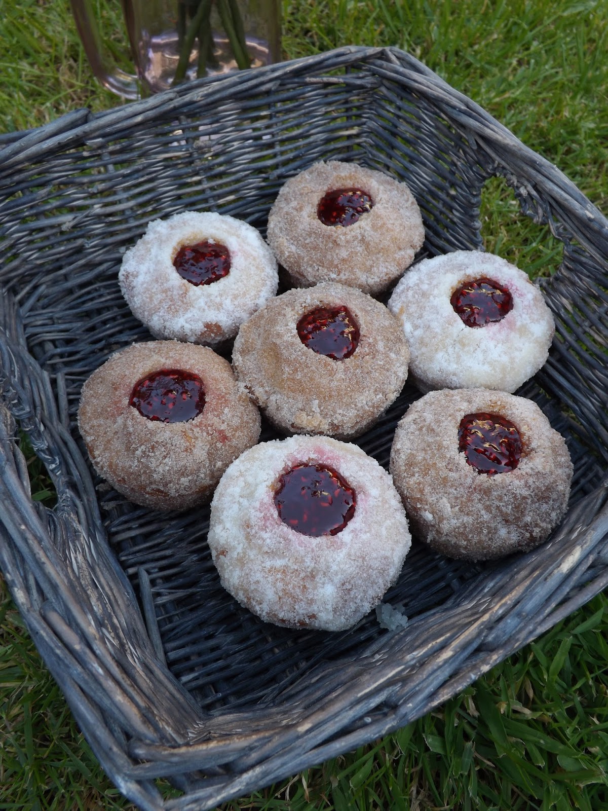 CeeJay's Cupcake Café.: Raspberry and Lime Jam Duffins.