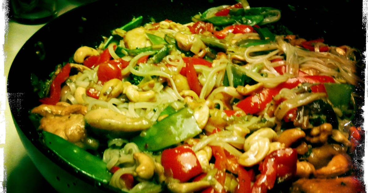 Cinas receptsamling: Wok med nudlar, kyckling och cashewnötter