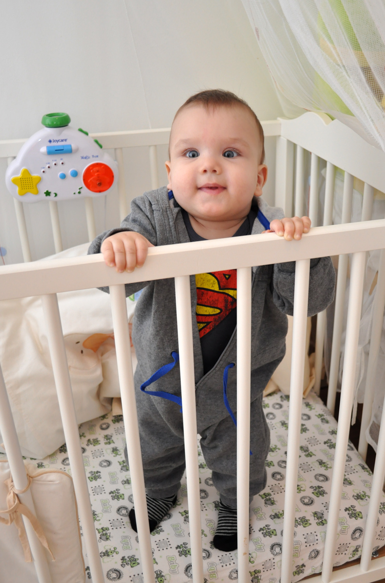 Every now and then: Bebe strumf, 8 luni