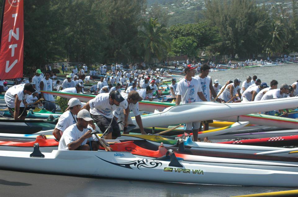 Surfski et Vaa à Huahine: V1 Viper Va'a