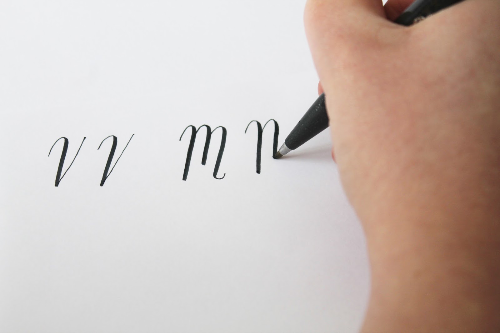 How to Hand Letter: Cursive Caps