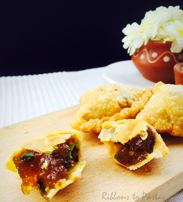 H - Halwe ja Sambosa / Stuffed Sweet Pastry - Ribbons to Pastas