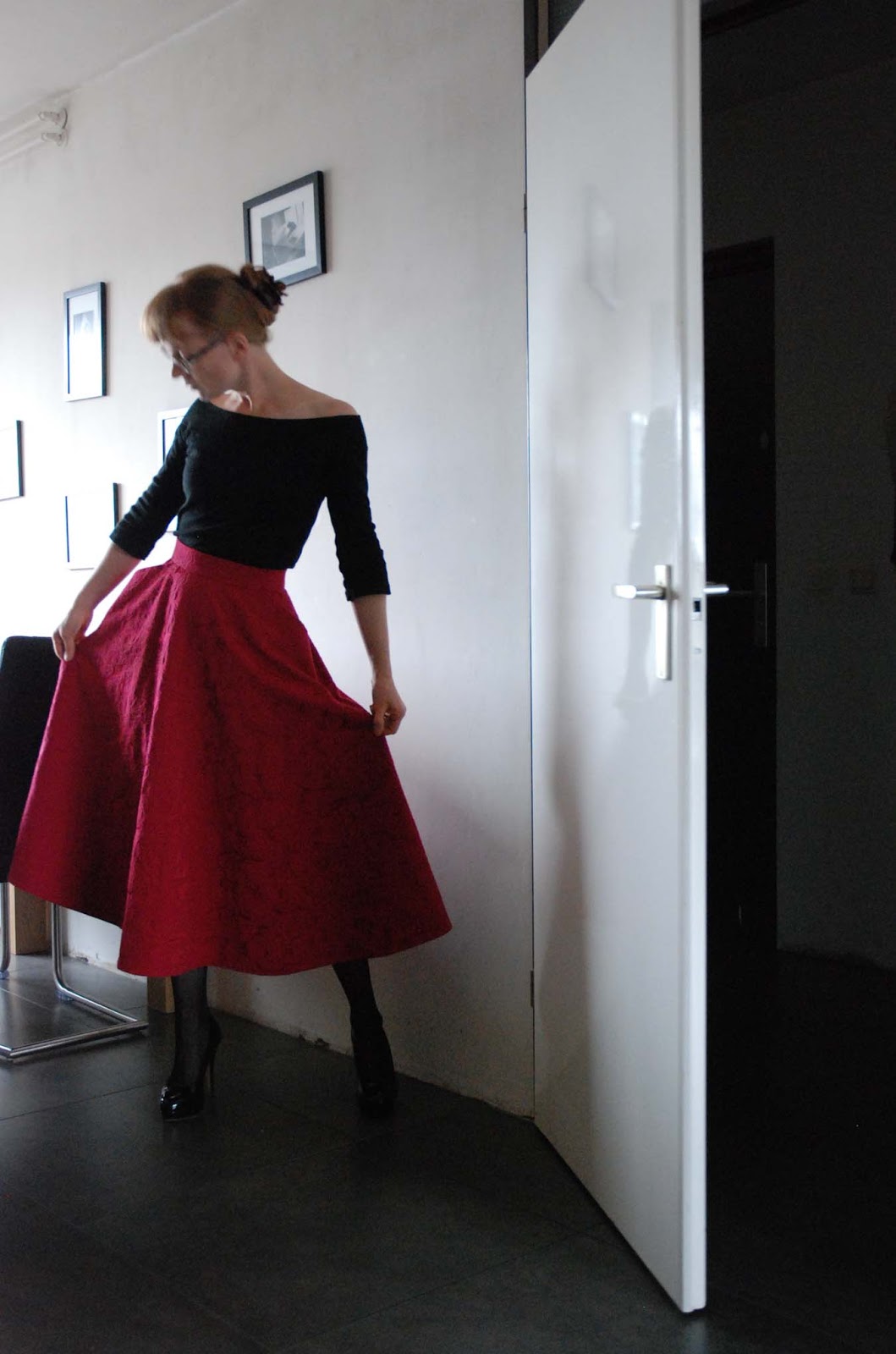 petit main sauvage: These unflattering long skirts...