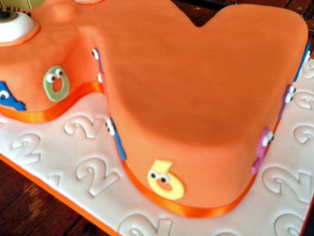 lauralovescakes...: Numberjacks #2 Cake