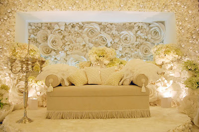 ~HowSweetYouCanBe~: E-day: DIY Bunga besar kat pelamin??