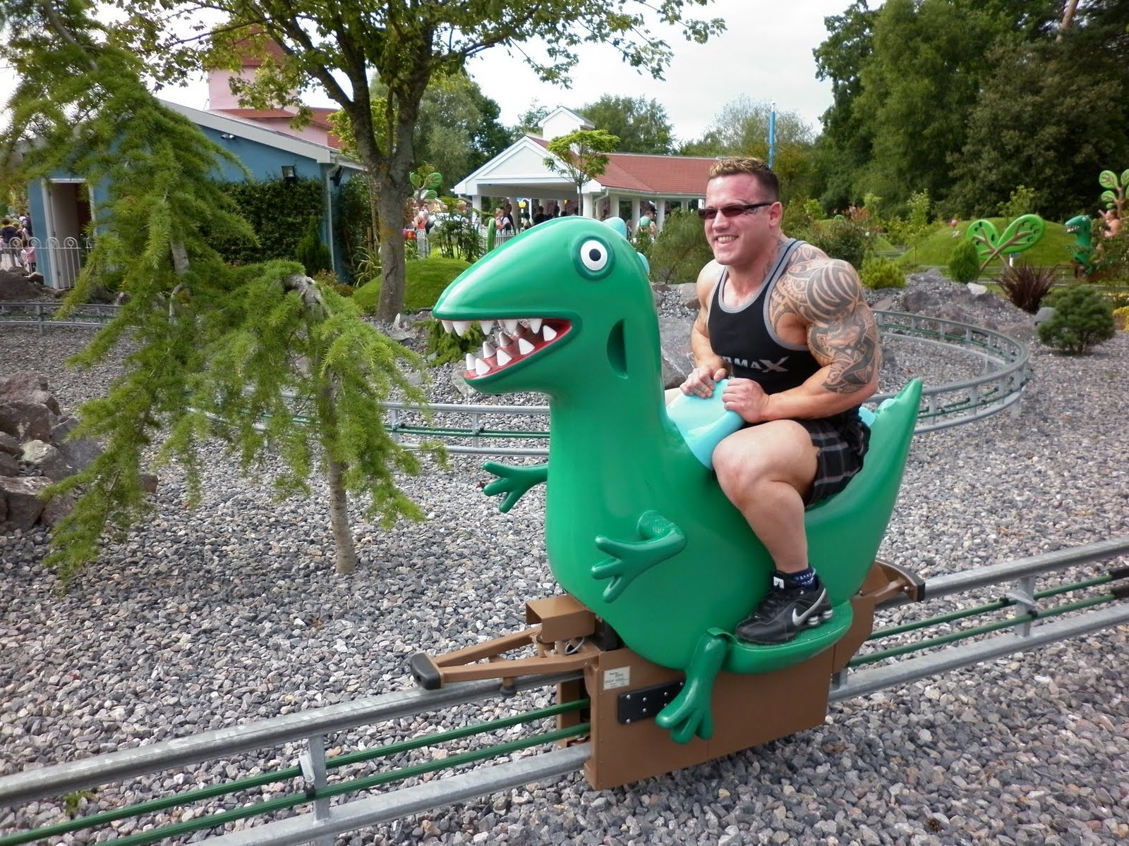 LA PERFECTION FAITE HOMME: AARON LAMBO 01