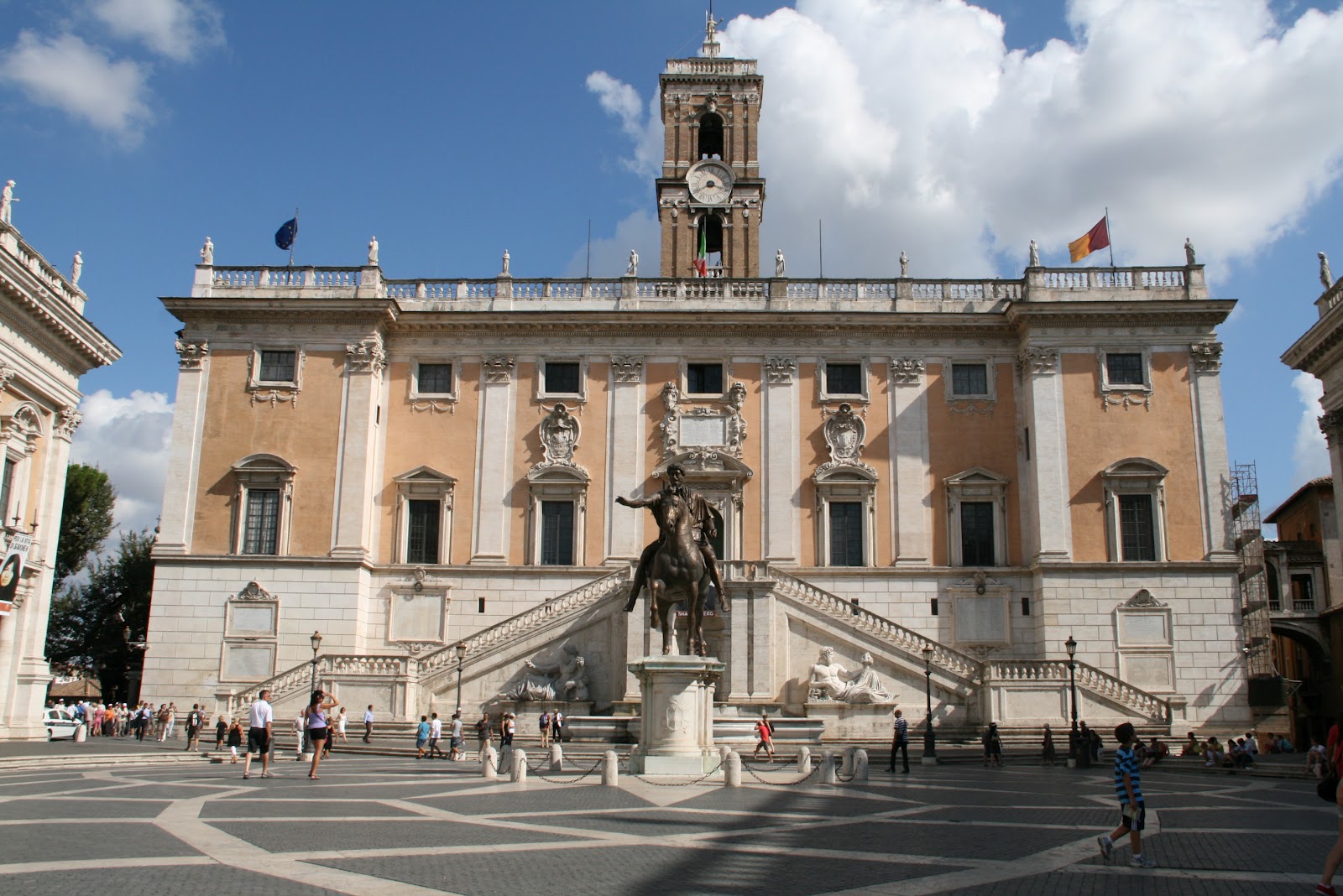 Louco por cachorros: Piazza del Campidoglio, Roma