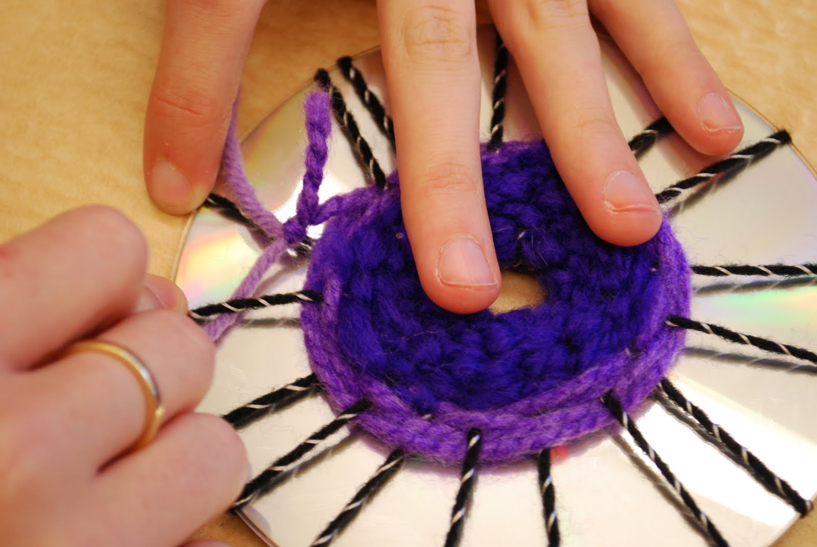 Make It... a Wonderful Life: More CD Weaving...