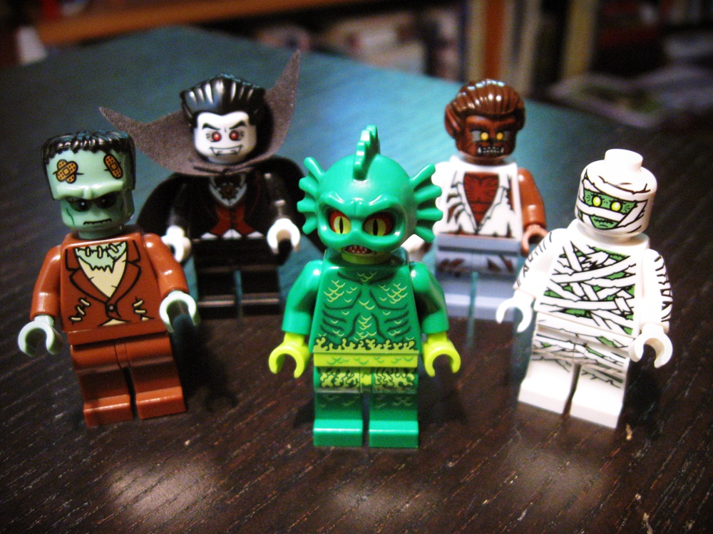 Lair of the Dork Horde: Lego Monster Fighters Swamp Creature!