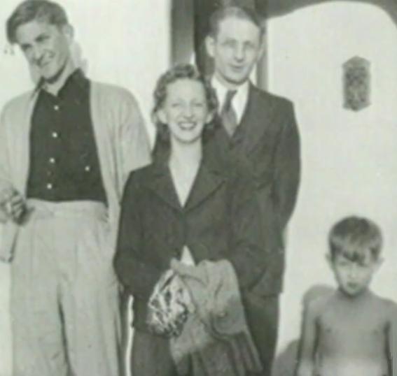 JAMES DEAN: CON SUS PADRES. WITH YOUR PARENTS