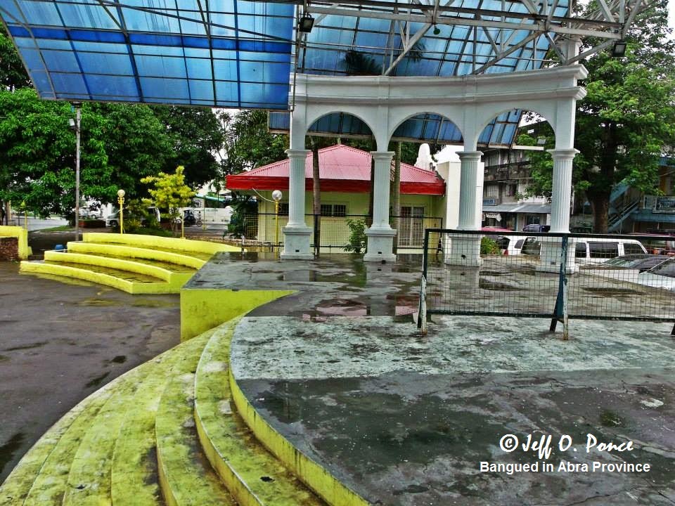 Bisayang Manlalakbay around the Philippines: Rainy Morning at Bangued ...