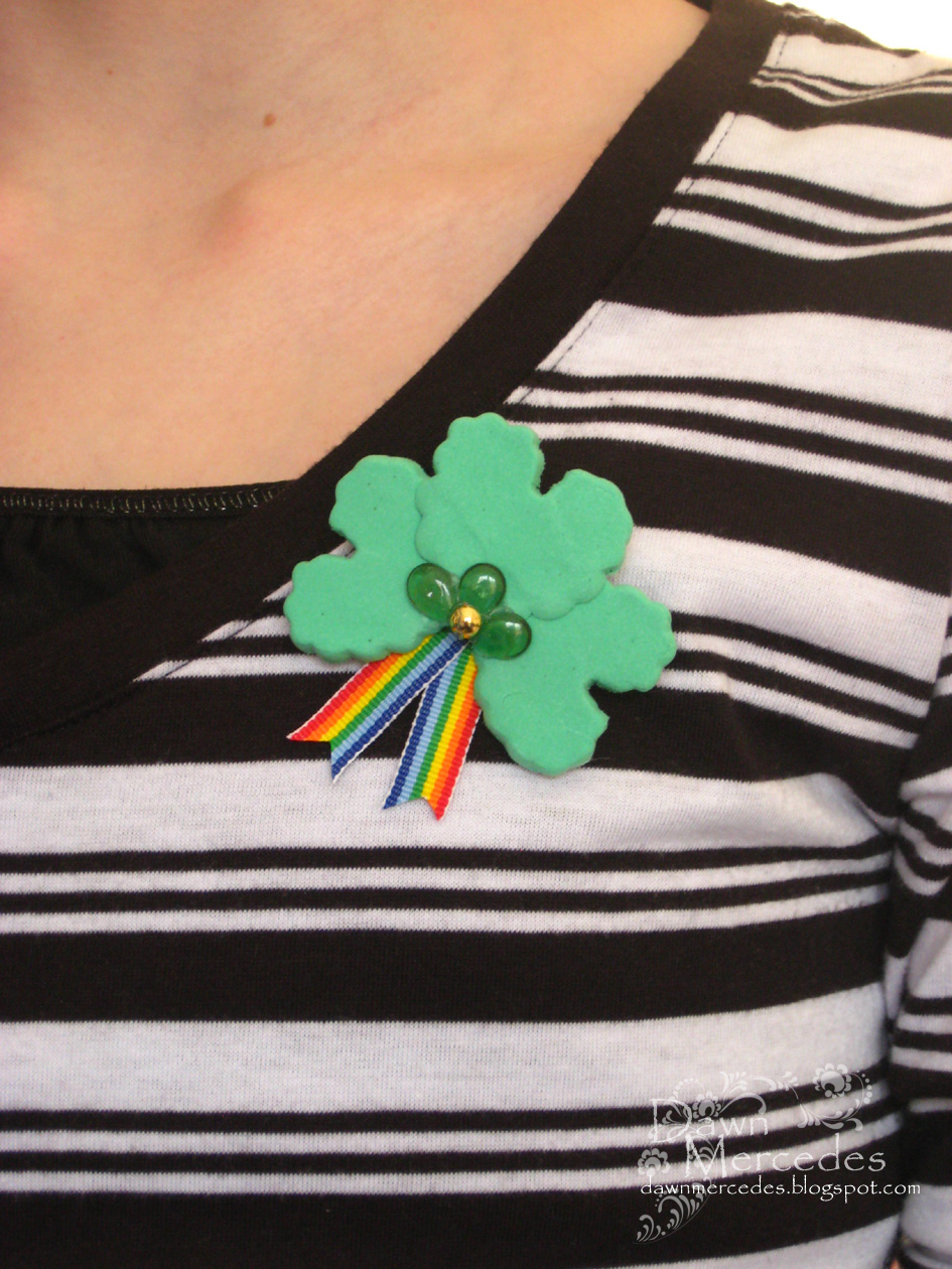 Creative Paperclay® air dry modeling material: Shamrock Pin