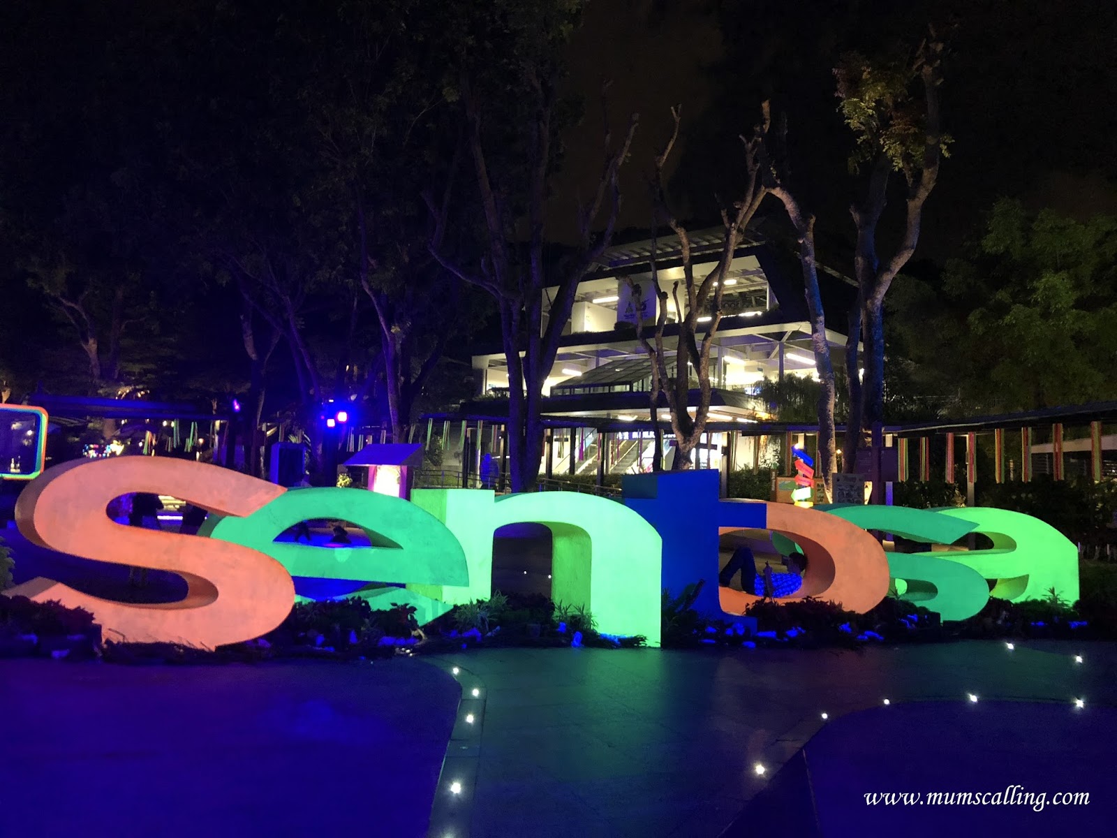 Mum's calling : Bright Nights at Sentosa