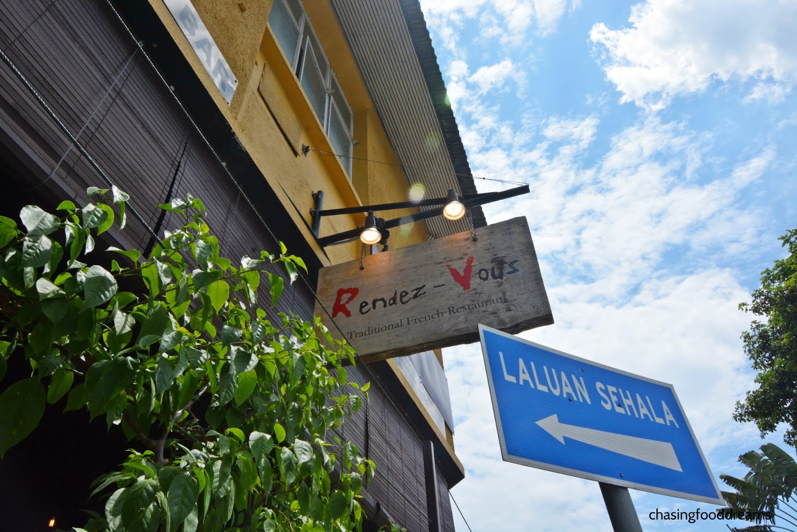 CHASING FOOD DREAMS: Rendez-Vous Restaurant: Sunday Brunch, The French Way