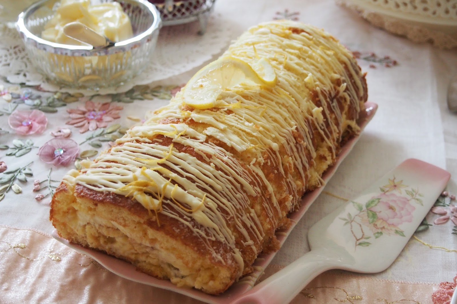 Rosie Bakes It: Raspberry & White Chocolate Swiss Roll