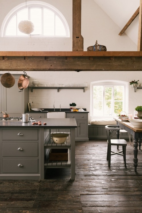 Content in a Cottage: A Country Kitchen to Love