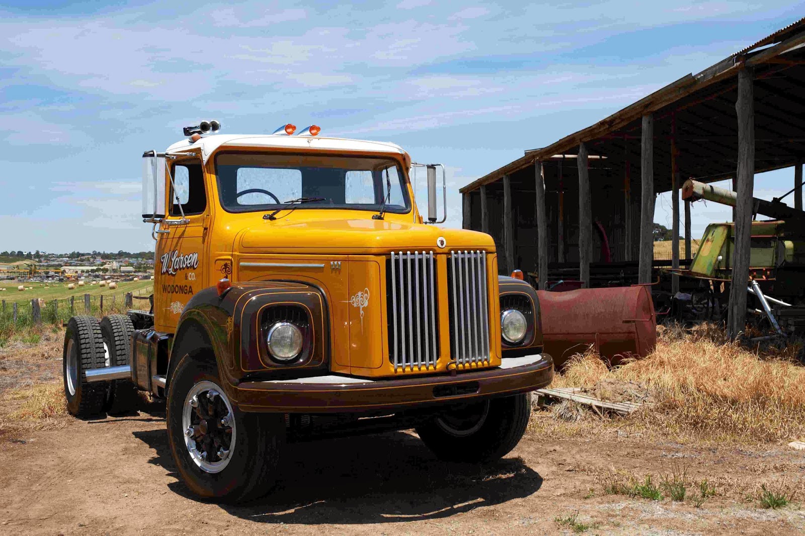 Modelo clássico Scania L111 é restaurado e volta a rodar