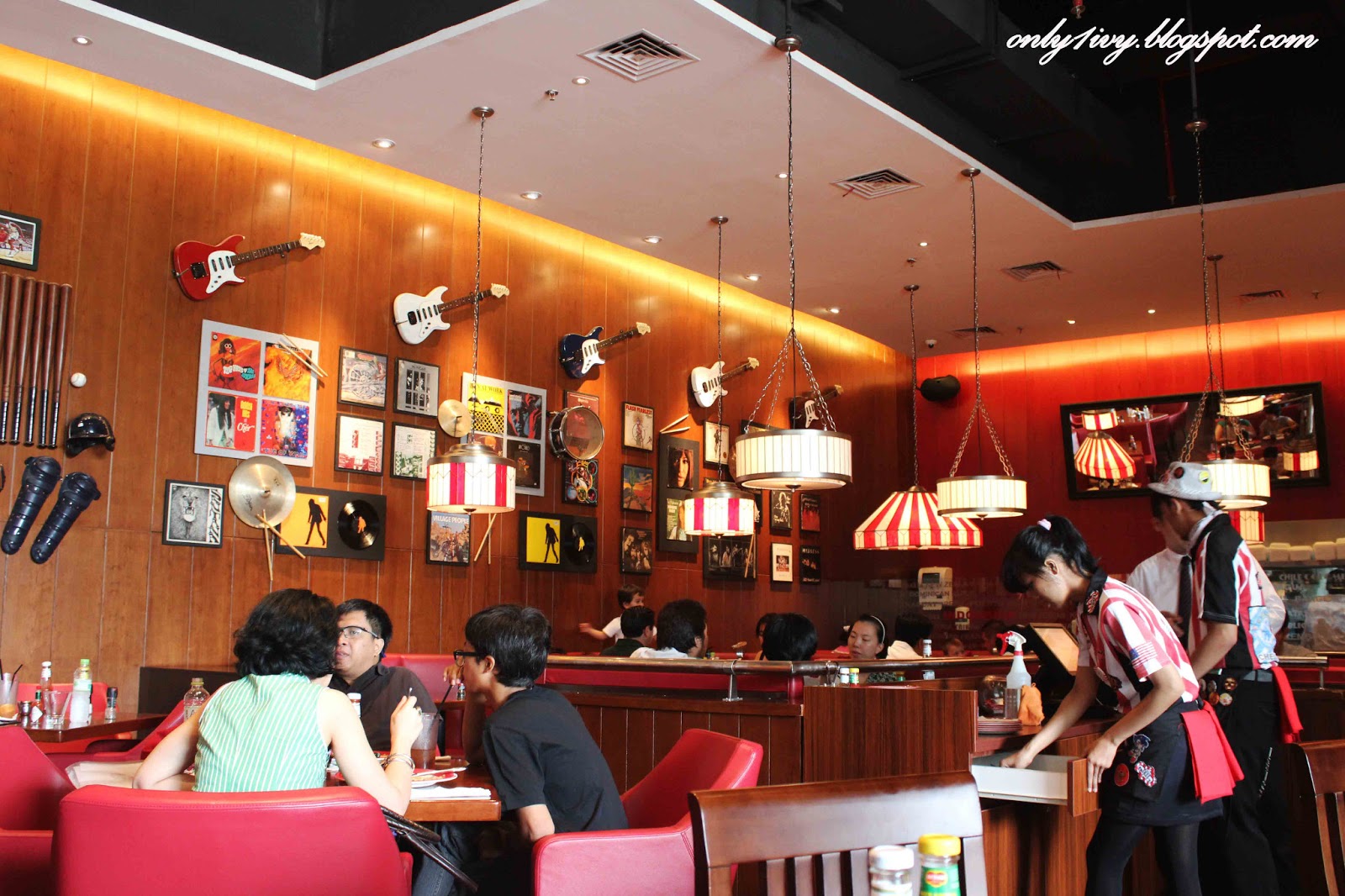 Ivy's Life: T.G.I Friday's