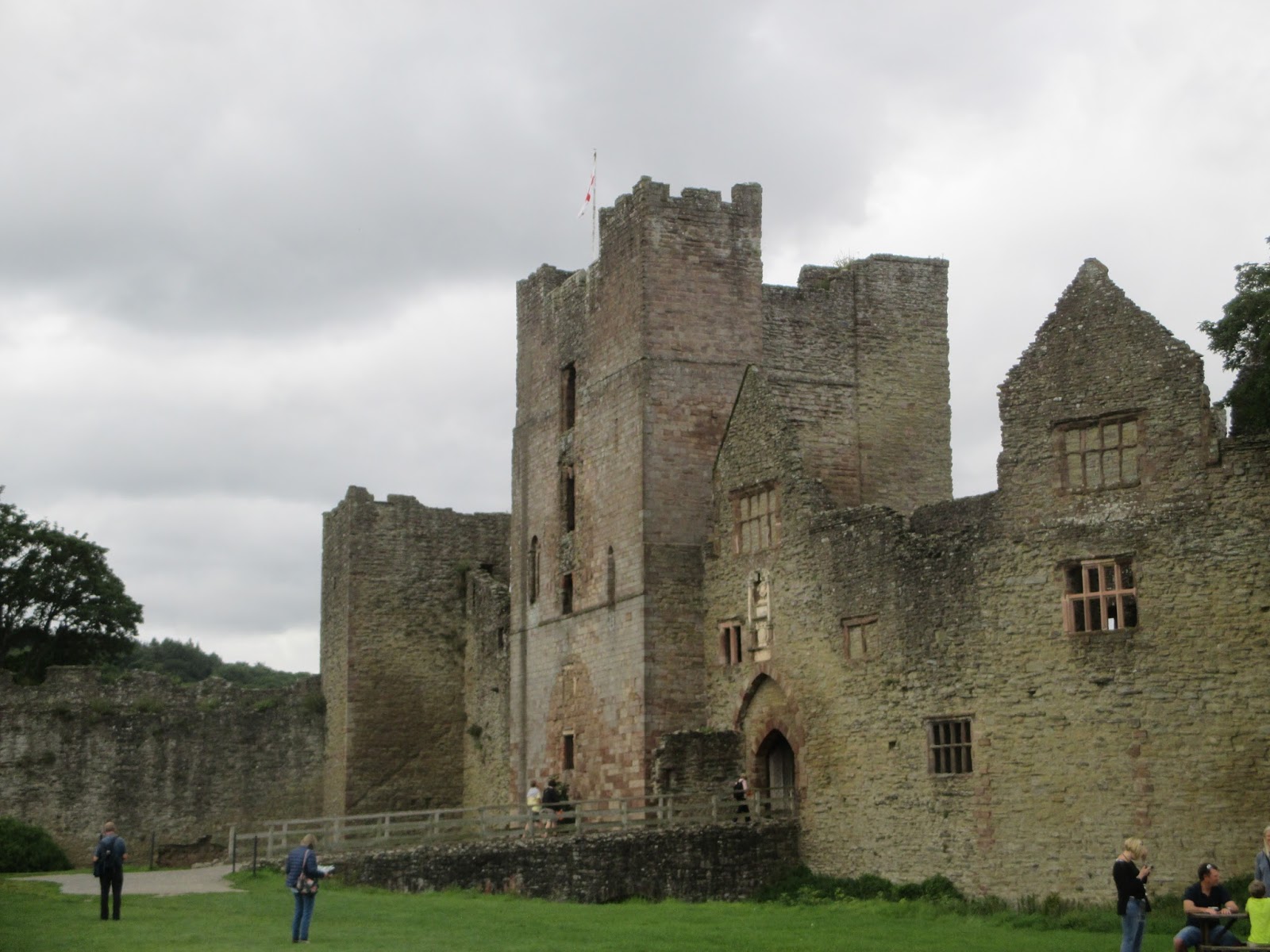 Piers Gaveston: Ludlow Castle