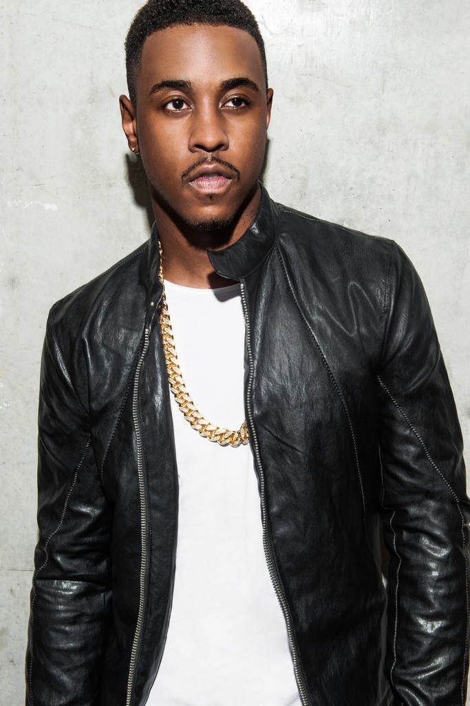 Video: Singer Jeremih Plays a Fast one on a Female Fan While Performing ...