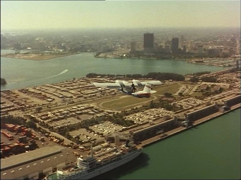 Elokuvahömppää: Super Snooper / Super Fuzz (Superkyttä)