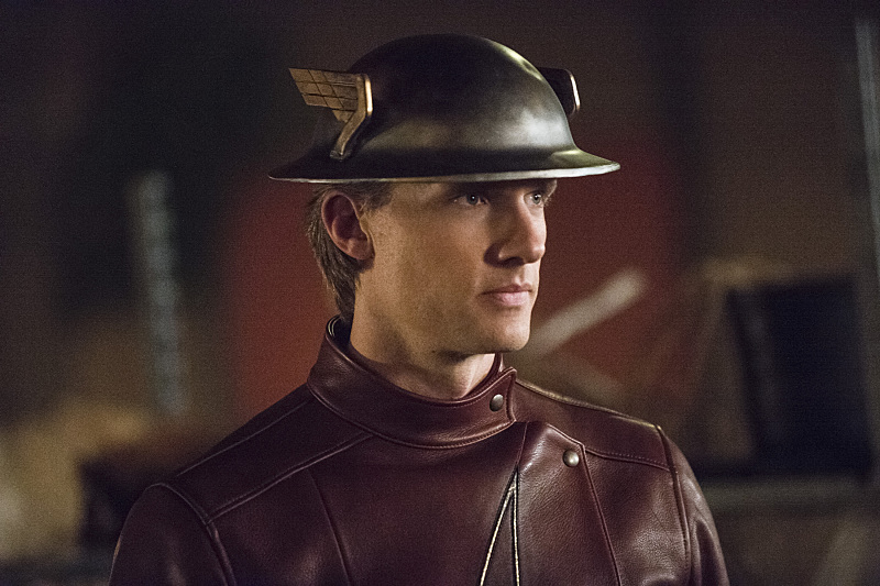 SNEAK PEEK : "The Flash: Flash Of Two Worlds"