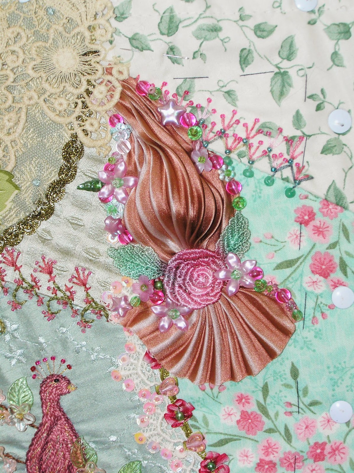 Kitty And Me Designs: Shibori Ribbon Fan Tutorial