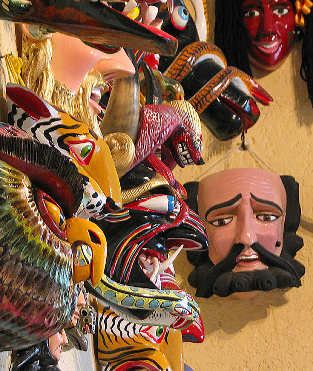 ZONA LIBRE RADIO ONLINE: MIL ROSTROS DE TOCUARO MICHOACAN